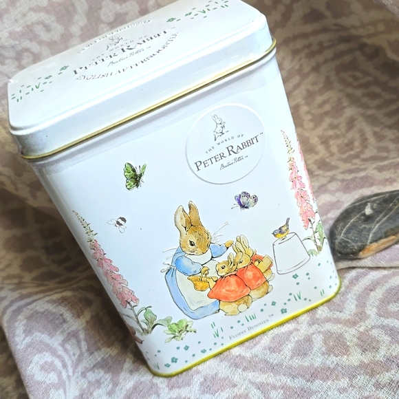 Peter Rabbit | Other | Beatrix Potter Peter Rabbit Tea Tin 4 Teabags ...